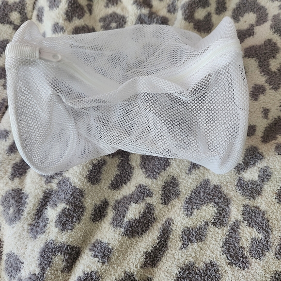 PINK Victoria's Secret | Other | New Pink Victoria Secret Laundry Bag ...